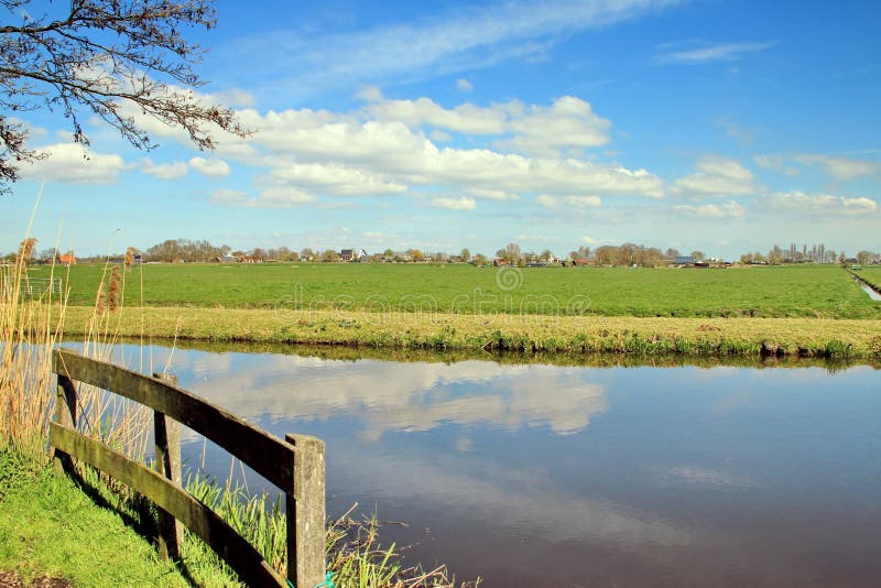 Nederlands Polderlandschap In De Lente Stock Foto - Afbeelding ...