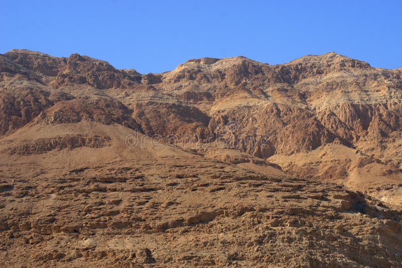 Berg in woestijn stock foto. Image of woestijn, rots - 102564950
