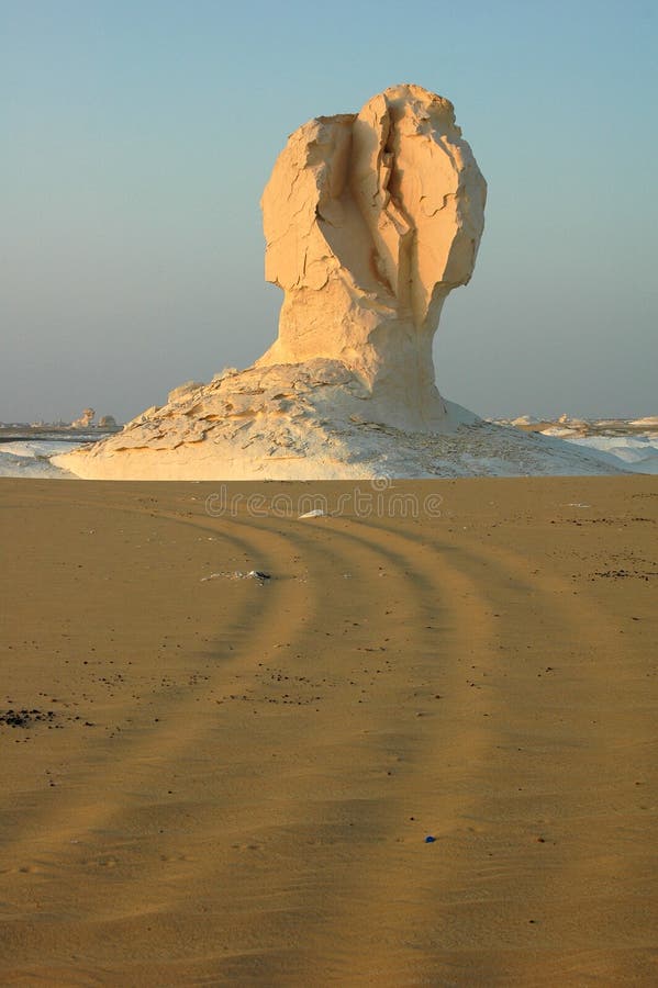 Landschap Van De Witte Woestijn in Egypte Stock Foto - Image of blauw ...