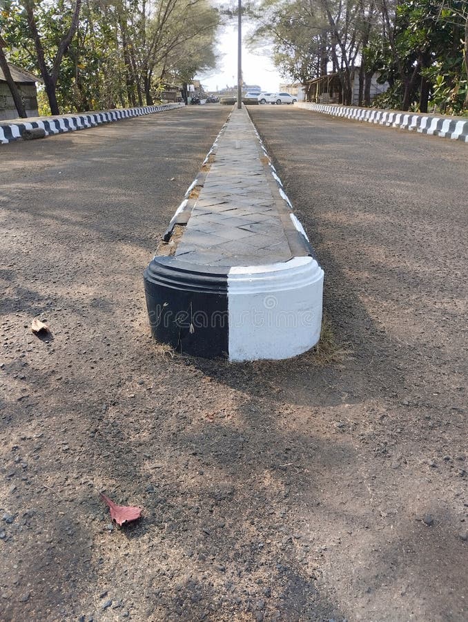 309 Road Dividers Entyrance Stock Photos - Free & Royalty-Free Stock ...