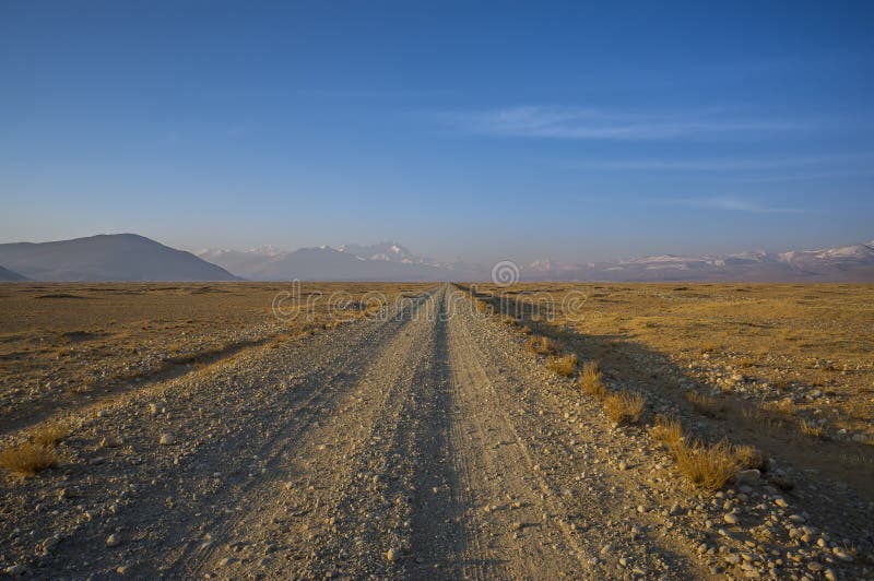 Langer Weg voran stock abbildung. Illustration von ermüden - 63092