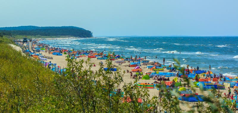 Sommer Gedrängtes Strand-Polen-baltisches Meer Redaktionelles Foto ...