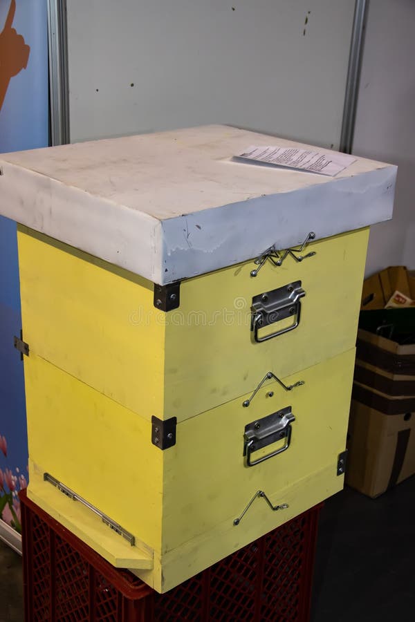 Langstroth Plastic Beehive Deep Brood Box Stock Photos - Free & Royalty ...