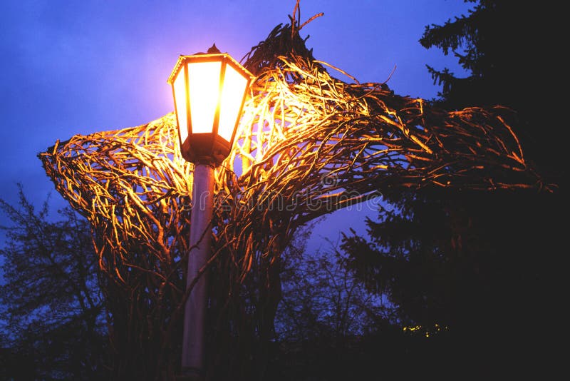 Lantaarn stock foto. Image of nacht, mooi, geel, magisch - 103290444