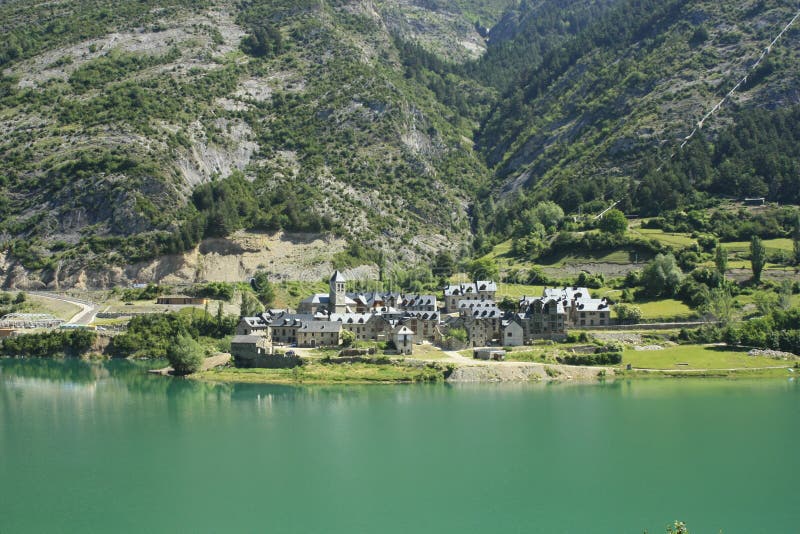 Lanuza, Village in Tena Valley, Pyrenees Stock Photo - Image of ...