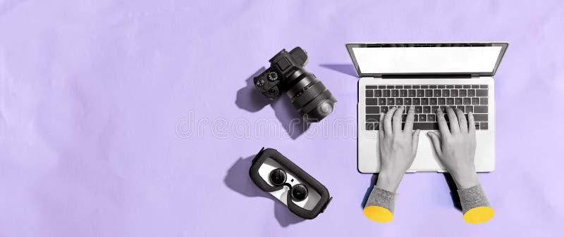 Laptop Computer with a SLR Camera and VR Stock Image - Image of ...