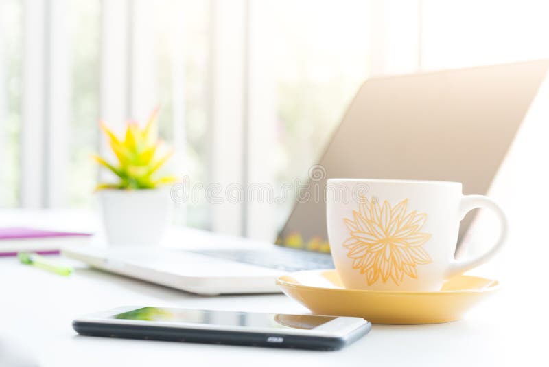 Hand Holding Note Window Sunlight Desk Laptop Stock Photos - Free ...