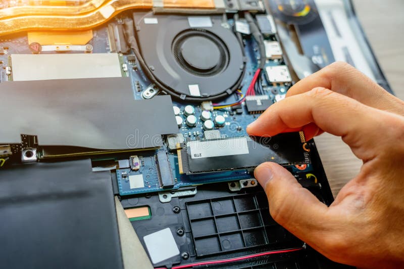 Laptop Repair Engineer PC Computer and Motherboard Install Random ...