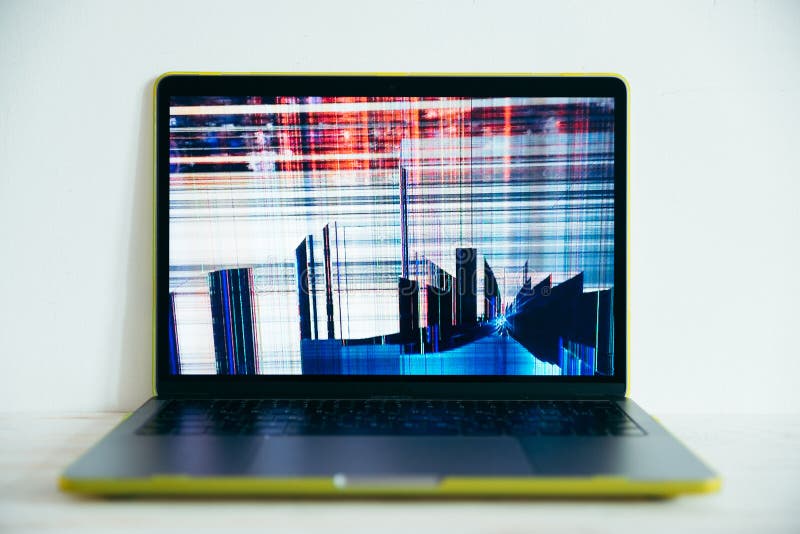 Laptopr Con Lo Schermo Incrinato Fotografia Stock - Immagine di nero ...