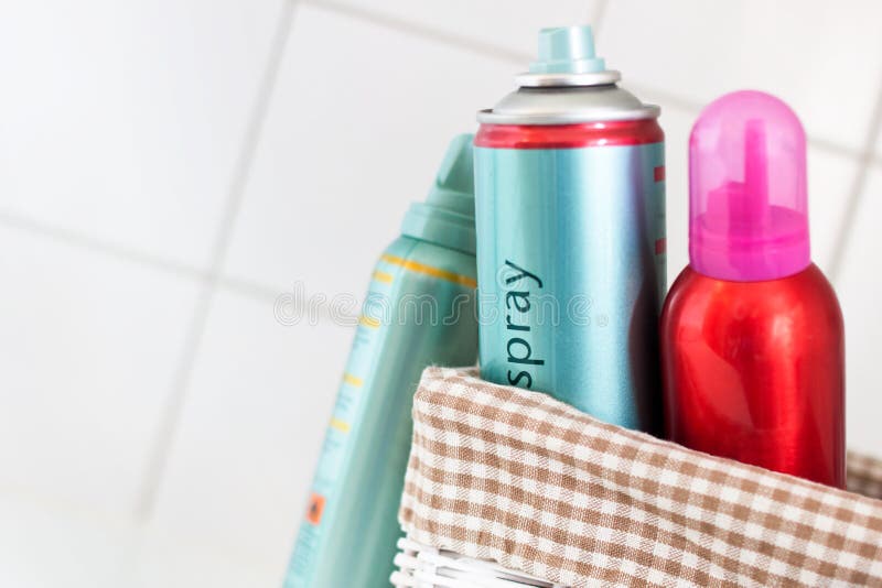 Laque dans un panier image stock. Image du fille, laque - 26803663