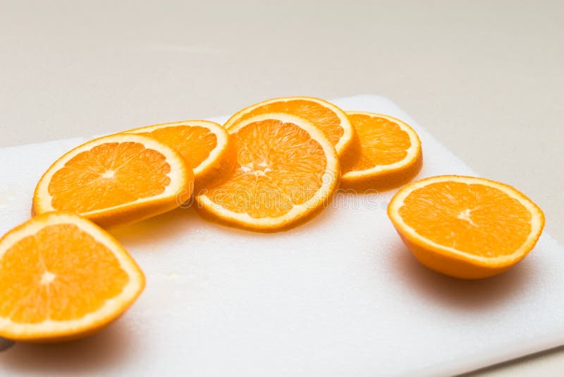 Laranja cortada foto de stock. Imagem de tabela, fresco - 7521188