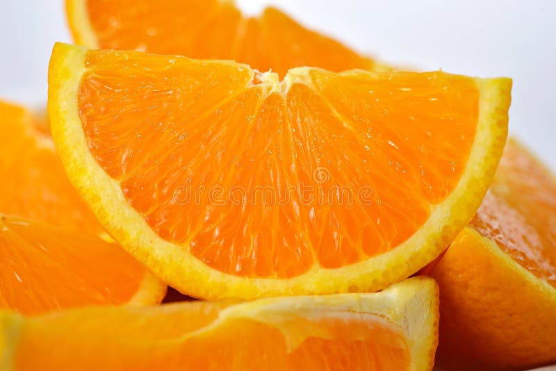 Laranja cortada no branco foto de stock. Imagem de fresco - 54614064