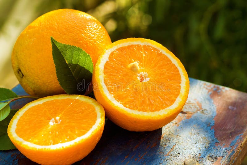 Laranja Cortada Ao Meio Fotos De Stock - Baixe 165 Fotos Royalty Free
