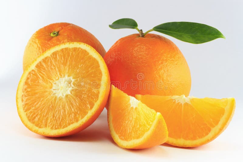 Laranja isolada imagem de stock. Imagem de suco, isolado - 28825477