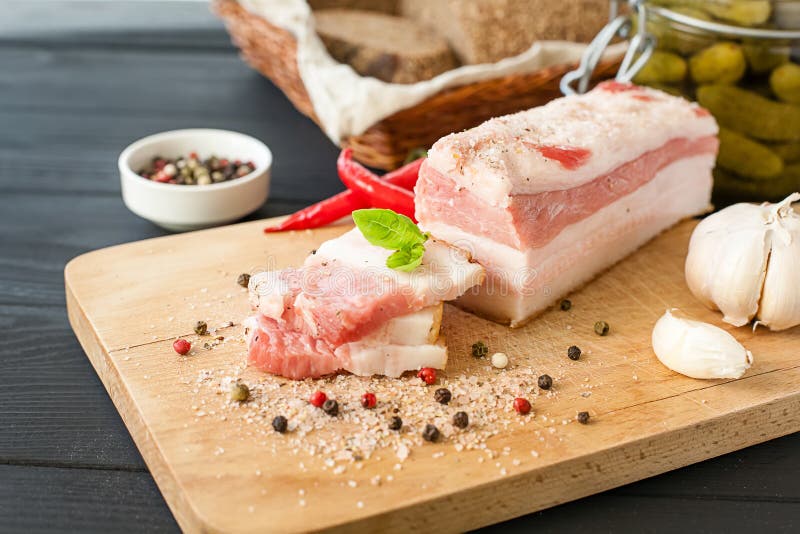 Lardo Salato E Speziato, Cucina Ucraina Immagine Stock - Immagine di ...