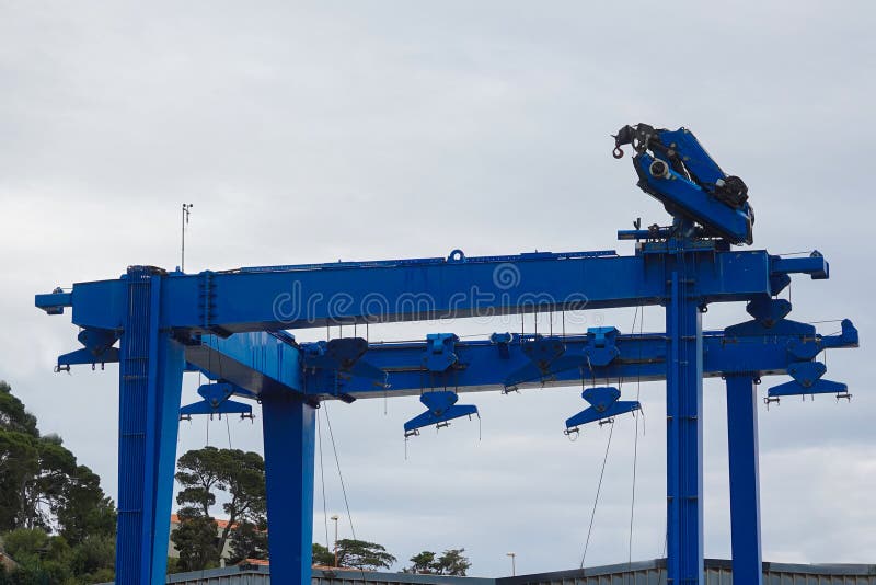 Large Blue Remote Controlled Travel Lift Stock Photos - Free & Royalty ...