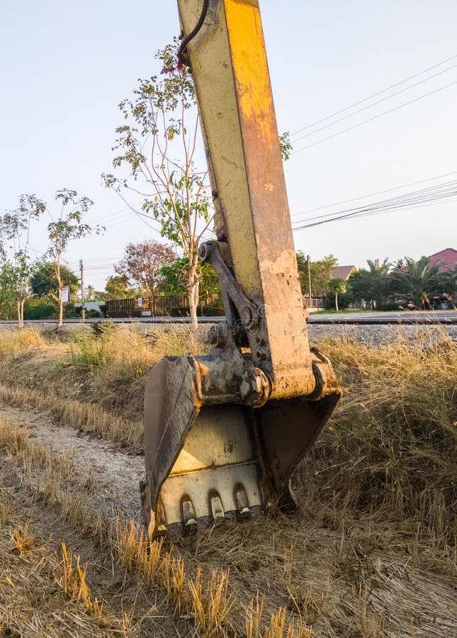 523 Excavator Bucket Claw Stock Photos - Free & Royalty-Free Stock ...