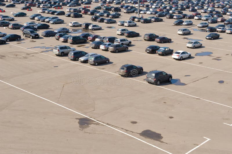 Large car parking editorial stock image. Image of shopping - 29792449