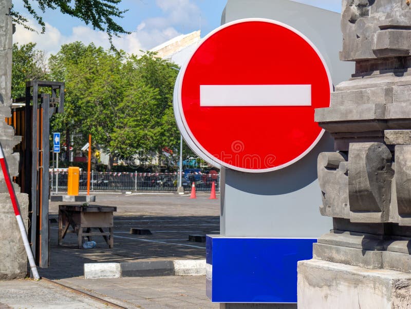 Large Do Not Enter Sign at an Entrance Stock Photo - Image of lighting ...