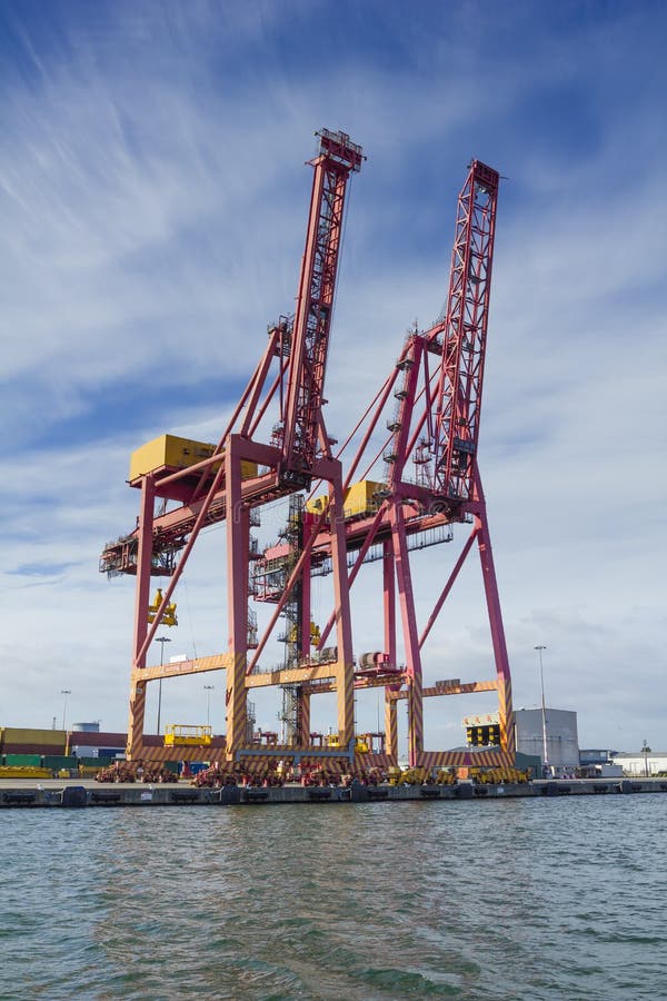 Large Container Cranes at Swanson Dock in the Port of Melbourne Stock ...