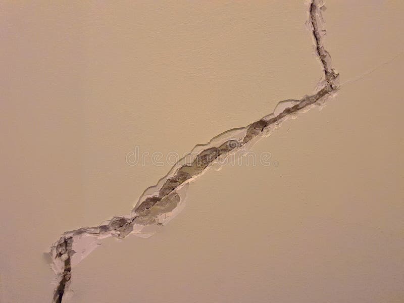 Large Crack on a Painted Plaster Wall Stock Image - Image of grungy ...