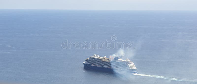 Large Cruise Ship Leaving Port and Causing a Cloud of Polluting Smoke ...