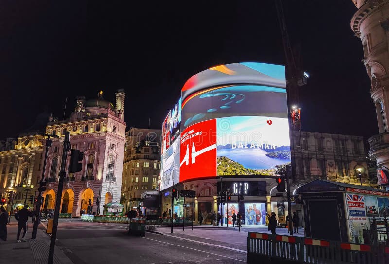The Large Electronic Display Screen in Piccadilly Circus London at ...
