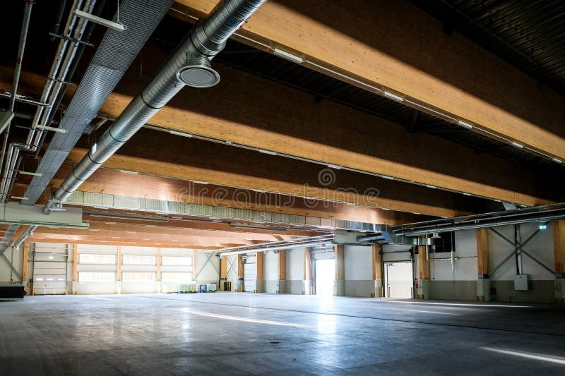 Large Empty Modern Warehouse. Industrial Storage Facilities Stock Photo ...
