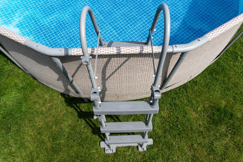 Large Expansion Pool with a Diameter of 3.96 Meters, Placed in the Yard ...