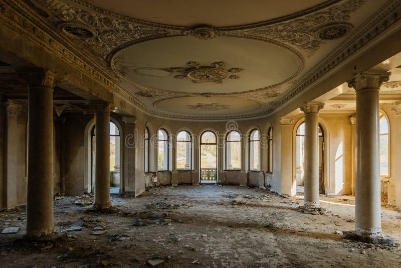Large Hall with Columns in Old Abandoned Mansion Stock Photo - Image of ...
