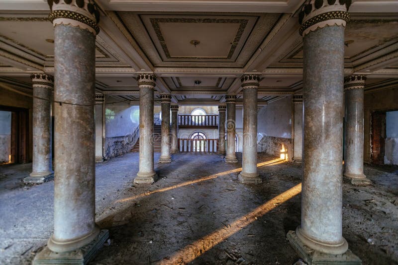 Large Hall with Columns in Old Abandoned Mansion Stock Image - Image of ...