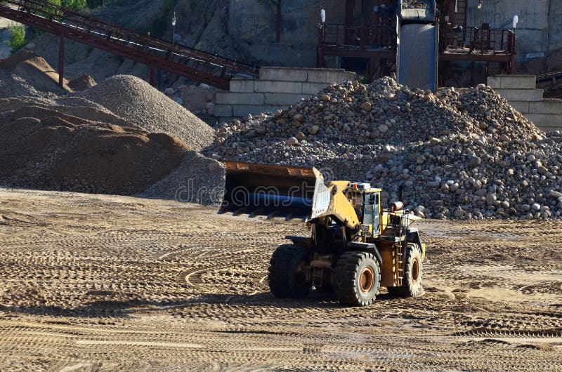 Large Heavy Front-end Loader or All-wheel Bulldozer for Mechanization ...