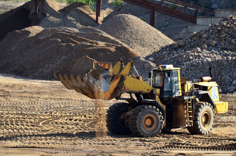 Large Heavy Front-end Loader or All-wheel Bulldozer for Mechanization ...