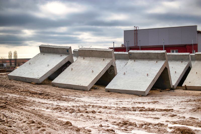 Large Reinforced Concrete Structures at the Construction Site ...