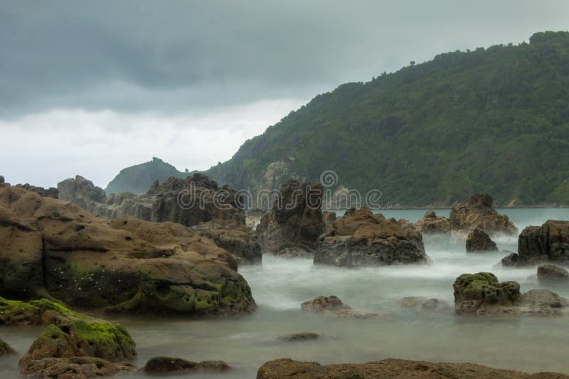 Large Rocks Hit by Ocean Waves Stock Photo - Image of water, ocean ...