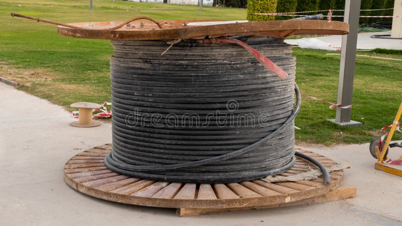 Large Roll of Multi-core Flexible Industrial Electrical Cable Stock ...