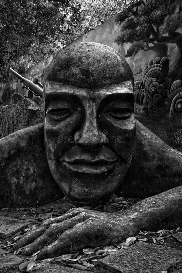 Large Statue of Thoughtful Man Stock Image - Image of monochrome, head ...