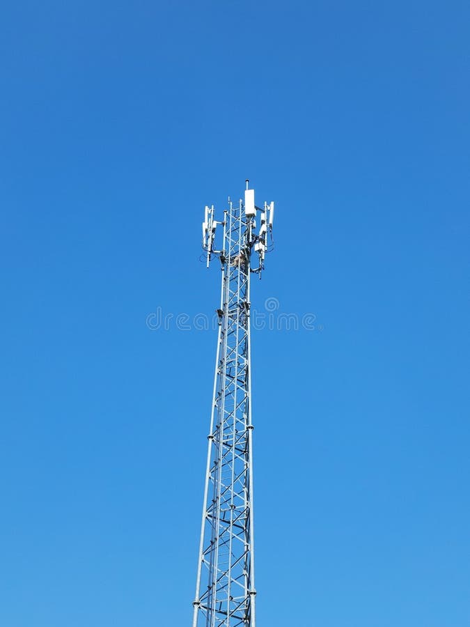 Large Steel Poles Installed Telecommunication System 3G 4G 5g or ...