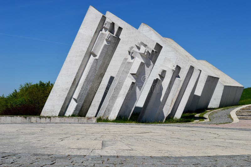 A large stone monument editorial image. Image of monument - 115532035