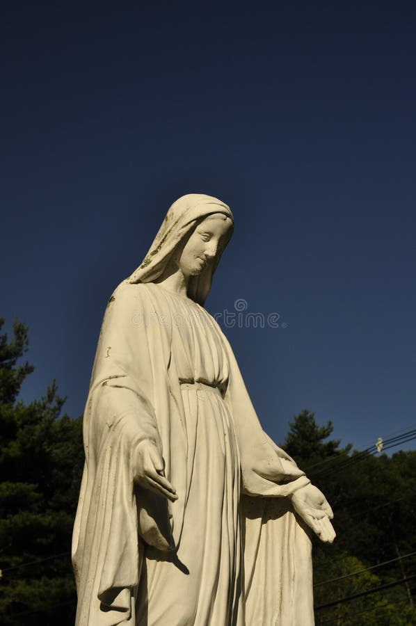 Large Stone Virgin Mary Statue Stock Photo - Image of background, hope ...
