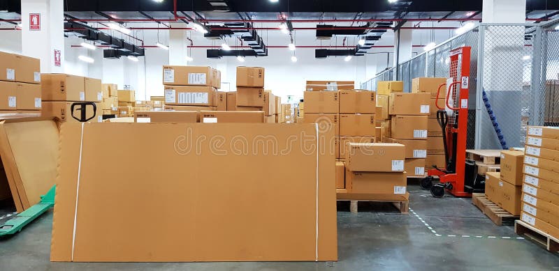 Large Warehouse Logistic or Distribution Center. Interior of Warehouse ...