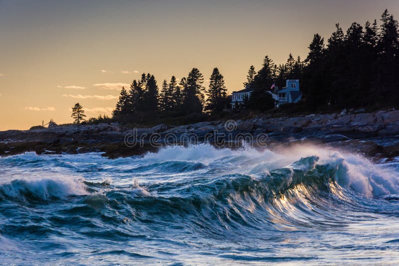 Large Waves in the Atlantic Ocean Seen from Pemaquid Point, Main Stock ...