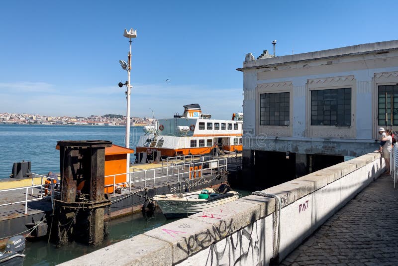 Large Yacht Docked at Cacilhas Harbor in Lisbon Editorial Photography ...