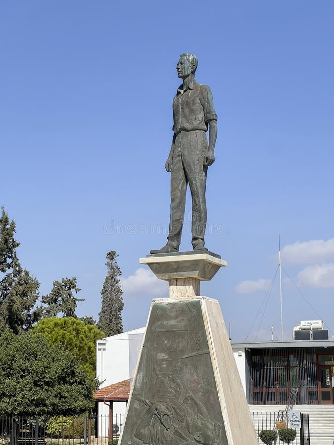 Statue in Memory of Mickalakis Parides, EOKA Freedom Fighter Editorial ...