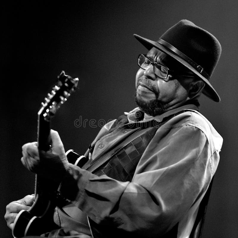 Larry Garner editorial photography. Image of guitar - 313674382