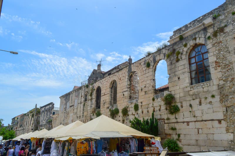 Las Antiguas Murallas De La Ciudad De Split Imagen de archivo editorial ...
