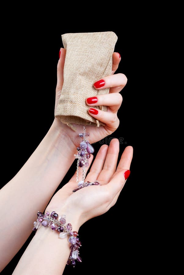 Joyas en las manos imagen de archivo. Imagen de lujo - 14229475