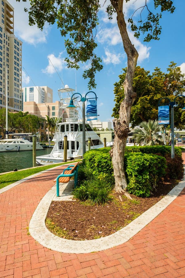 Riverwalk Las Olas Florida editorial stock image. Image of daylight ... Riverwalk Las Olas Florida editorial stock image. Image of daylight ...