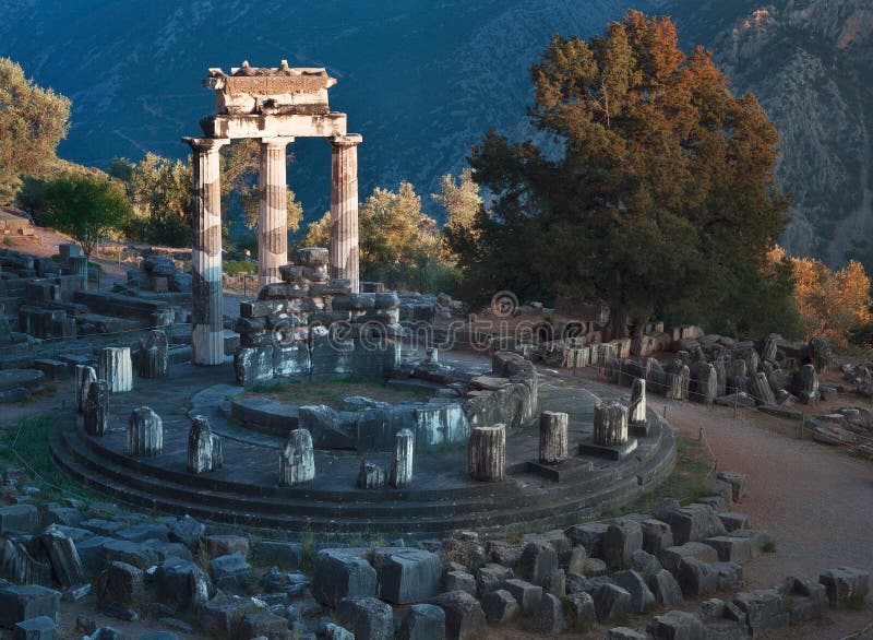 Ruinas De La Ciudad Antigua Delphi, Grecia Imagen de archivo - Imagen ...
