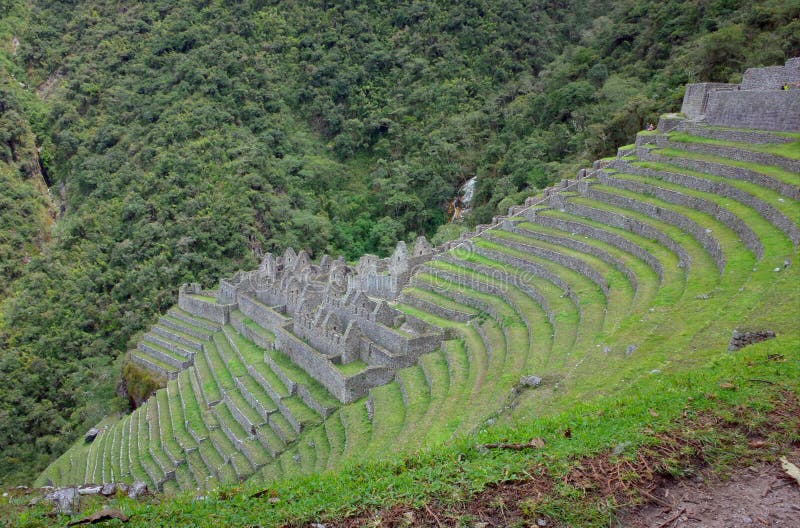 Las Ruinas De Winay Wayna En Inca Trail Foto de archivo - Imagen de ...